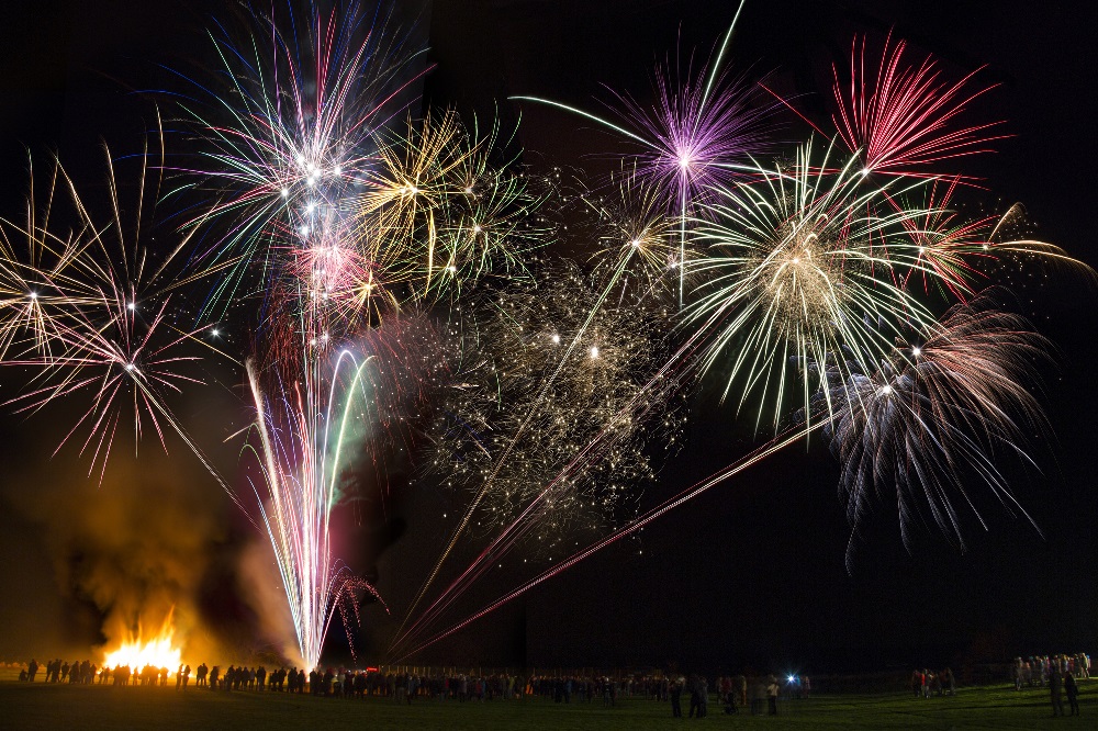 How to Make Sure Your Bonfire Party Goes with a Bang - The Roasting Pig